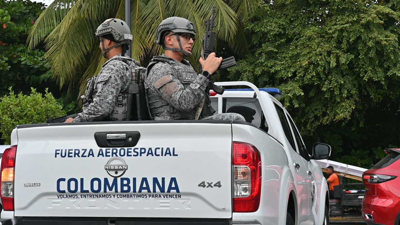 Labores de reconocimiento y vigilancia aérea en San Andrés por Plan ...